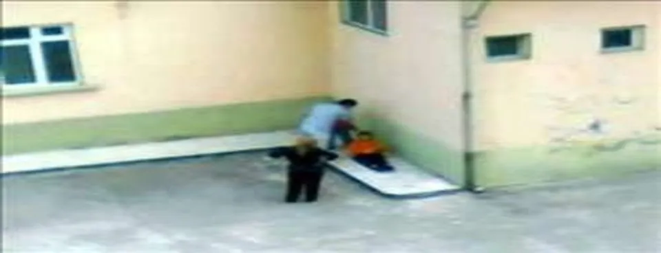 Okul bahçesinde şok görüntü - Galeri - Takvim Okul bahçesinde şok görüntü - Galeri - Takvim