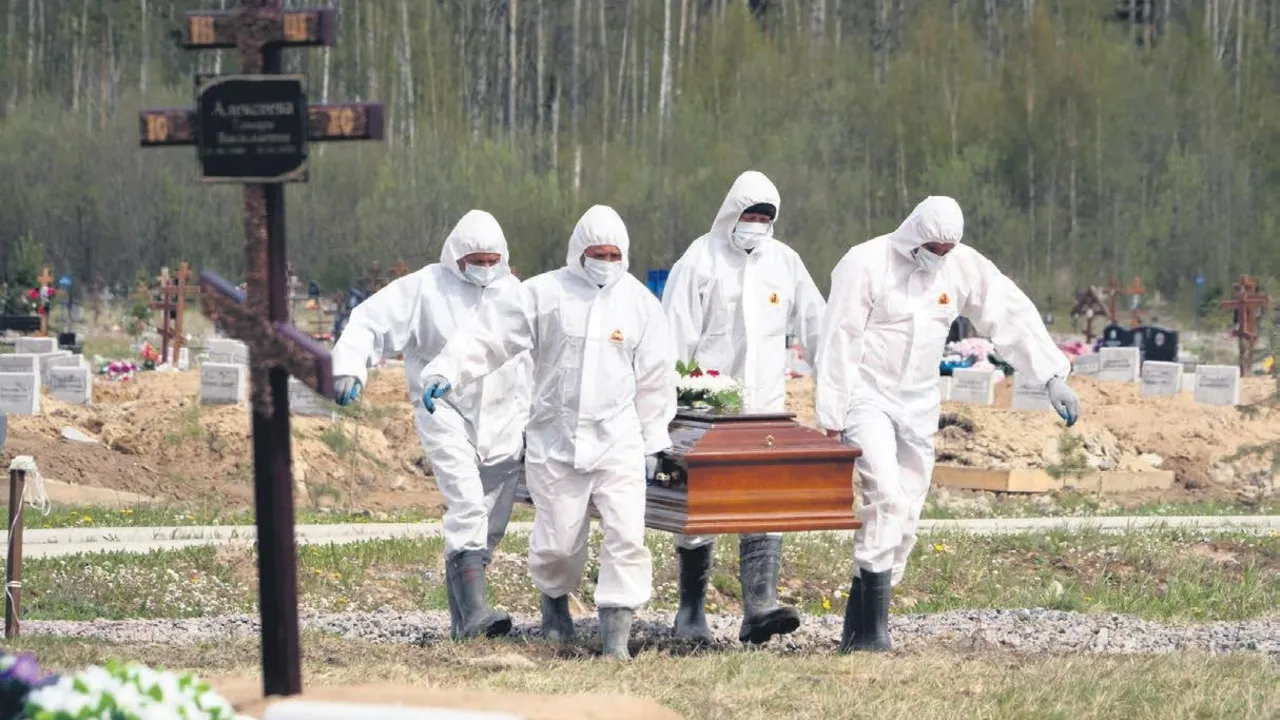 Doktor Alan Shoemaker’den Covid-19 aşılarıyla ilgili korkutan bir ...