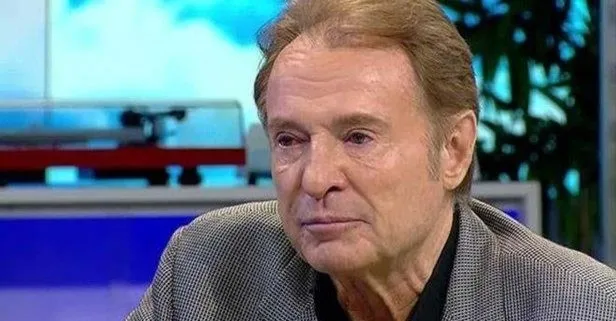 FETÖ'cü Burak Akbay'ın babası Ertuğrul Akbay'ın hayatı kaybetti ... FETÖ'cü Burak Akbay'ın babası Ertuğrul Akbay'ın hayatı kaybetti ...