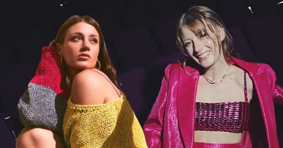 Gizem Karaca Kararsız kaldım deyip bikinili pozlarını yayınlamaya ... Gizem Karaca Kararsız kaldım deyip bikinili pozlarını yayınlamaya ...