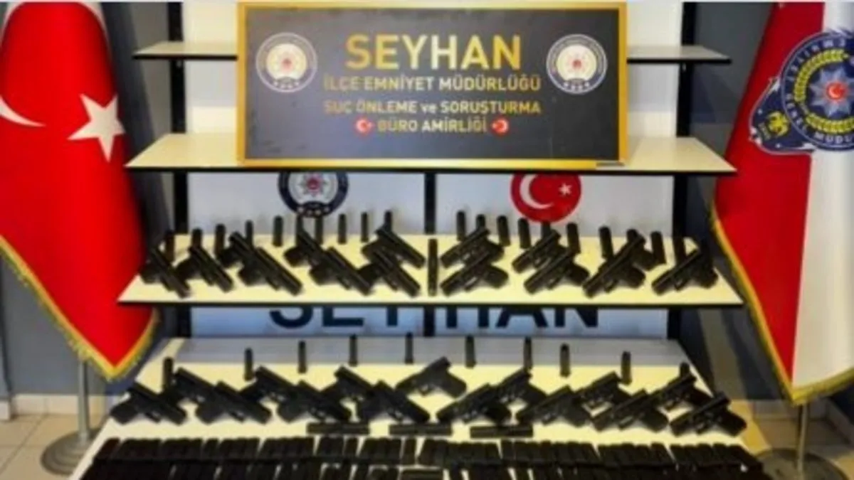 Son dakika: İçişleri Bakanı Ali Yerlikaya duyurdu! Silah kaçakçılarına ... Son dakika: İçişleri Bakanı Ali Yerlikaya duyurdu! Silah kaçakçılarına ...