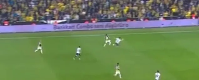 Fenerbahçe-Beşiktaş derbisinde Pepe kırmızı kart gördü - Takvim Fenerbahçe-Beşiktaş derbisinde Pepe kırmızı kart gördü - Takvim