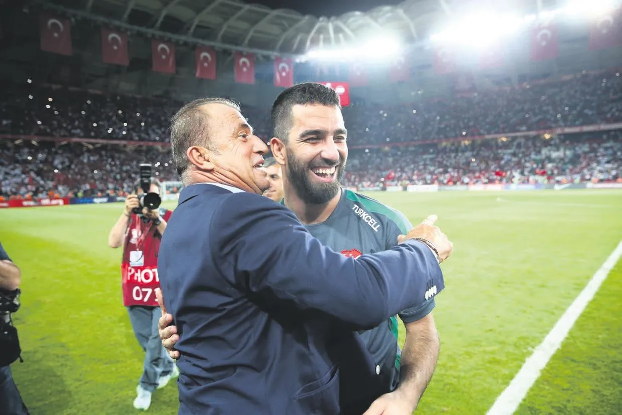 Arda Turan Galatasaray’a dönüyor
