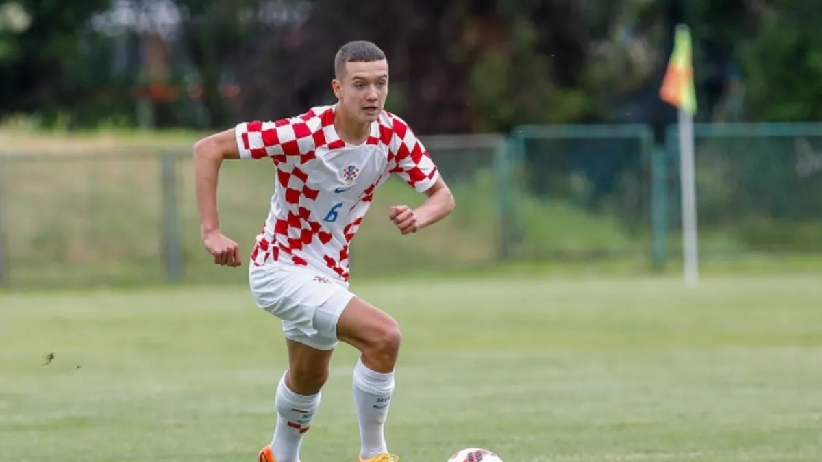 Fenerbahçe’ye 19’luk yıldız adayı!