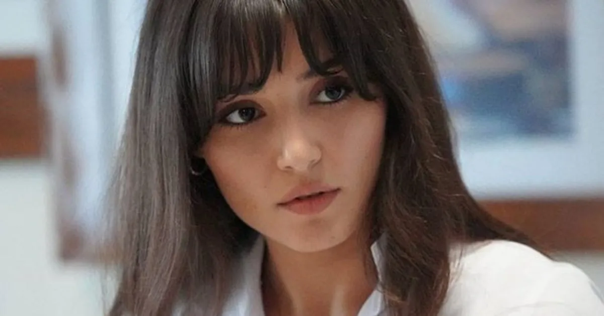Azize dizisinin Azize Günay’ı Hande Erçel kimdir? Hande Erçel kaç ... Azize dizisinin Azize Günay’ı Hande Erçel kimdir? Hande Erçel kaç ...